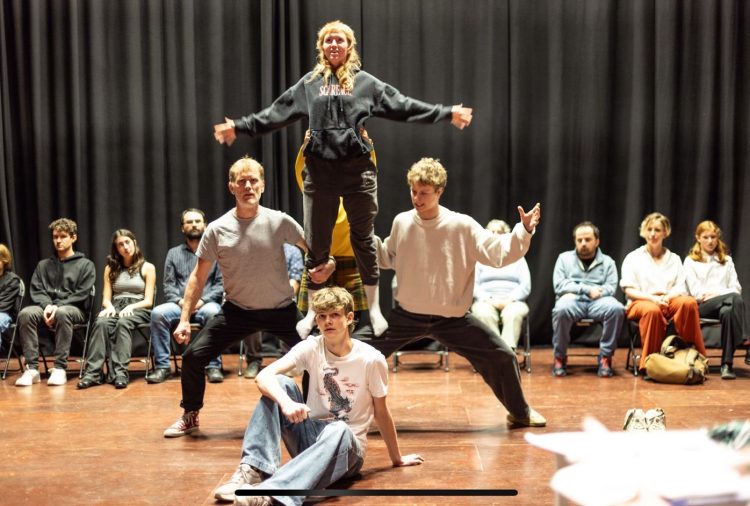 Drama group to perform show for cancer charity - Frome Times