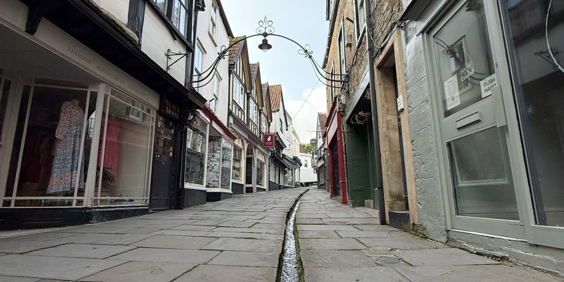 Town council to spend £8,000 on shop front design guide - Frome Times